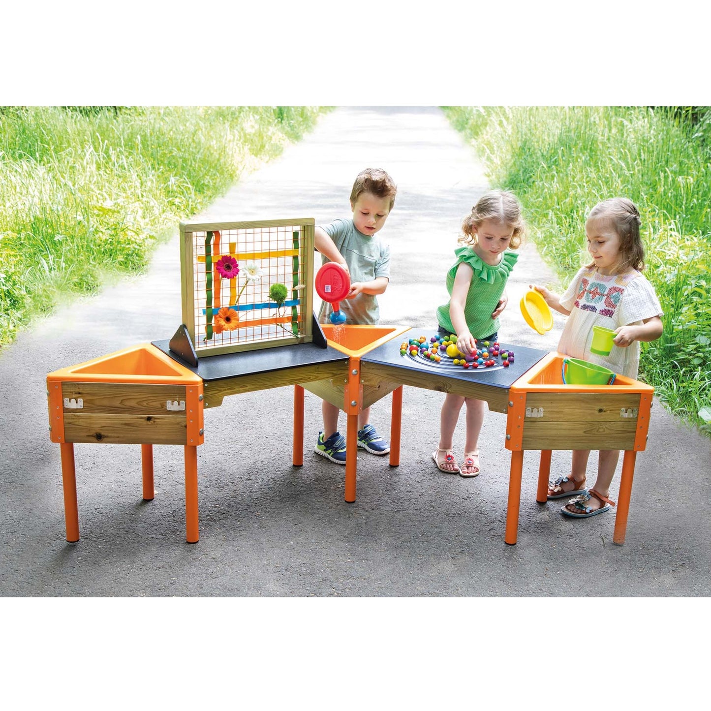 Beleduc Activity Table game board with "Weaving frame" 編織網架 – MY SCHOOL BUS