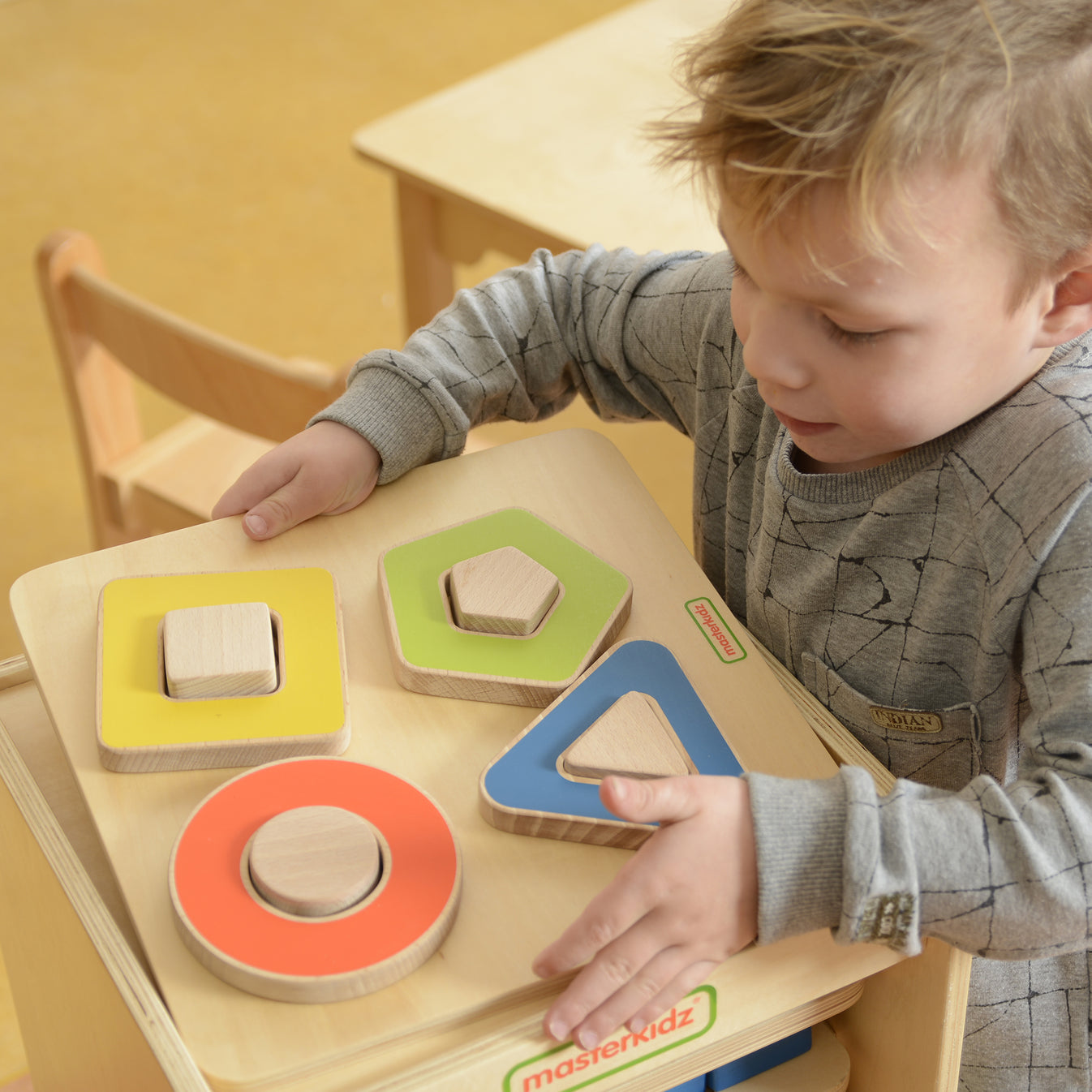 Masterkidz Shape Matching Board 幾何形狀配對學習板 – MY SCHOOL BUS